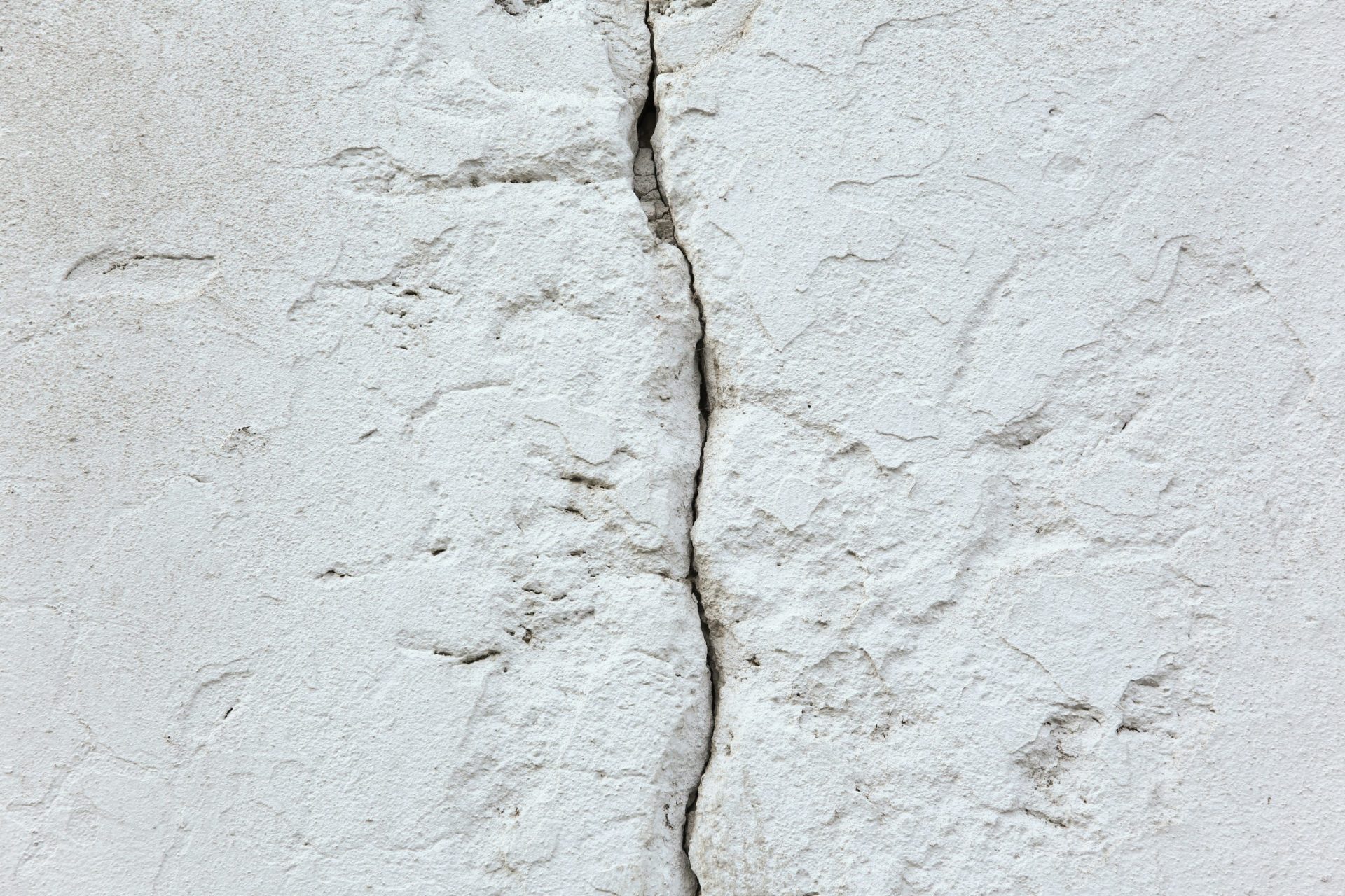 ¿Cómo enmasillar una pared agrietada? - Pintor barato en Barcelona ...